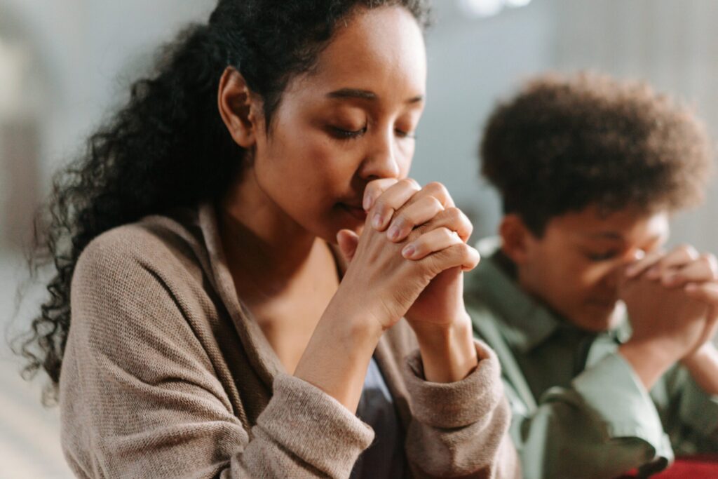 15 Qualities Extremely Religious People Tend To Share – The Sense Hub
